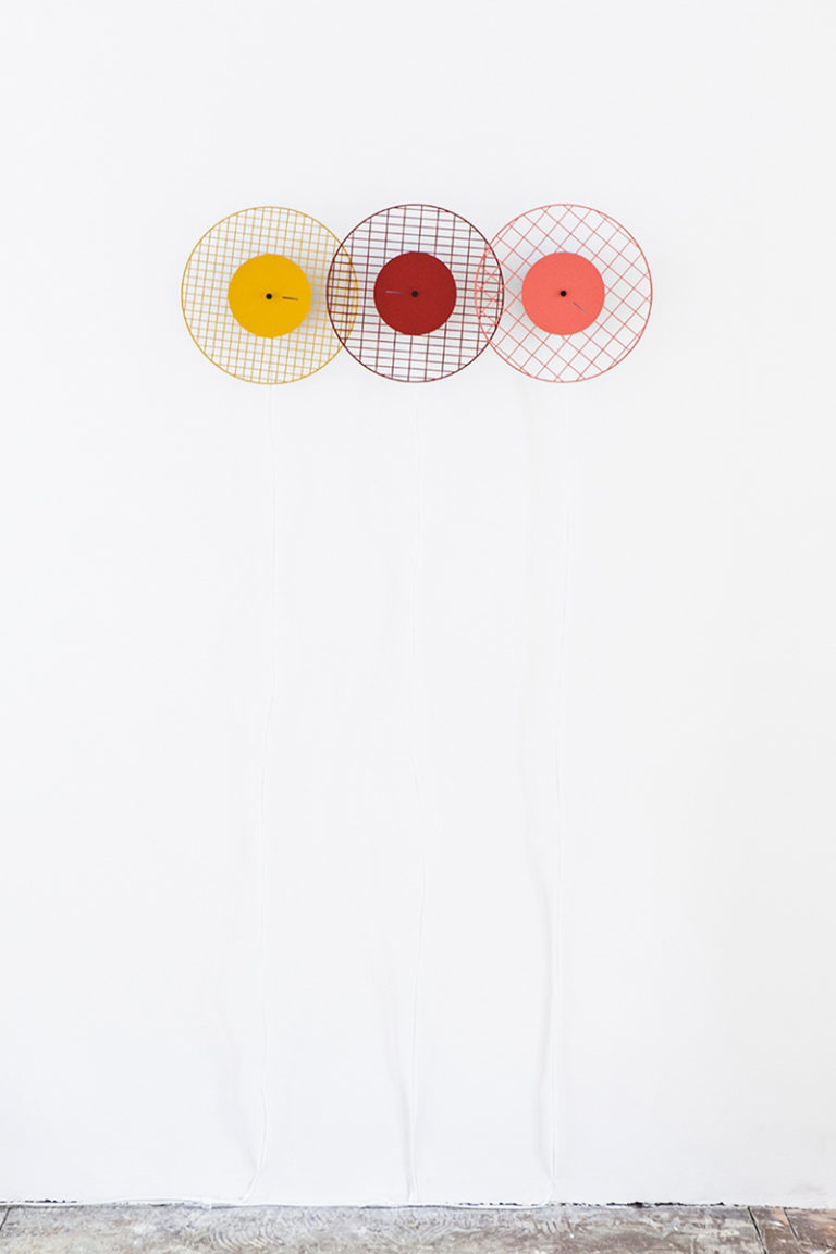 Graphic Time, la collection d'horloges abstraites du studio Raw Color ...