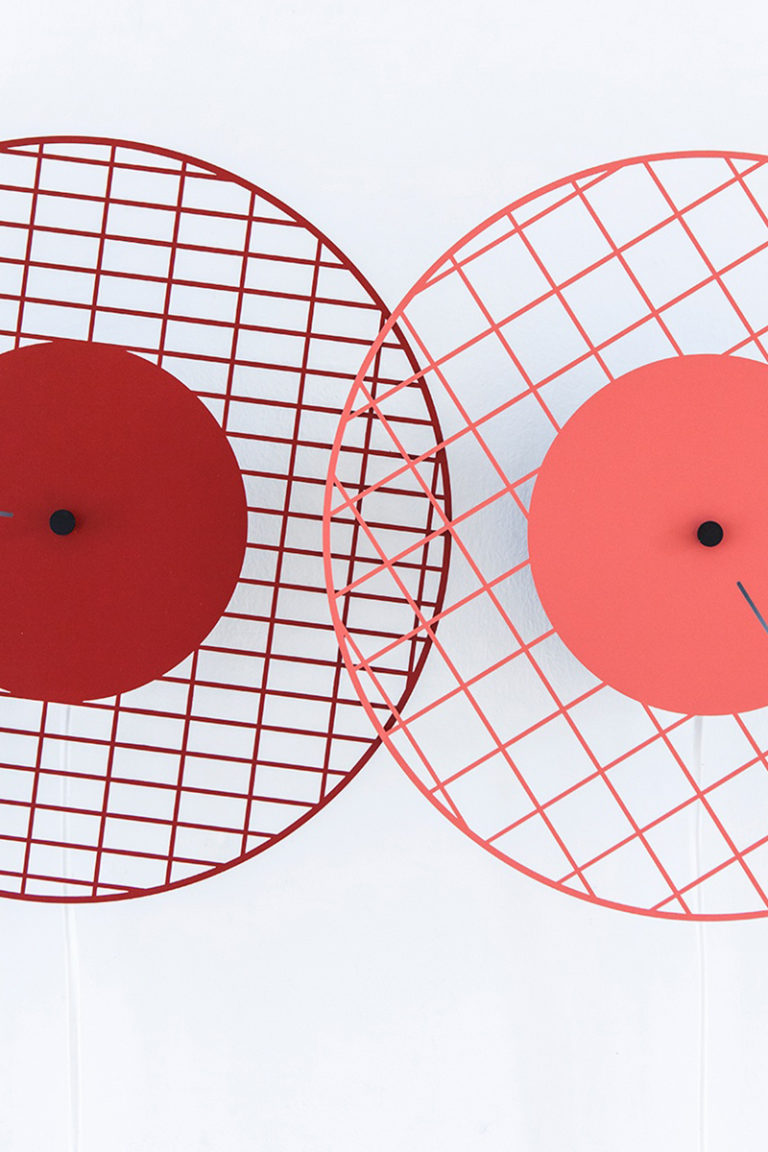 Graphic Time, la collection d'horloges abstraites du studio Raw Color ...