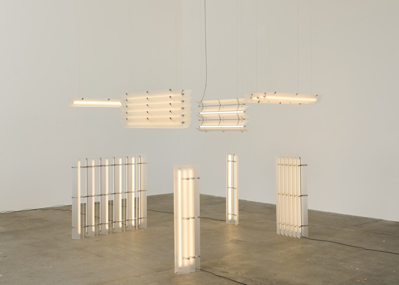 Design danois : Kasper Kyster présente Strata, des luminaires ...